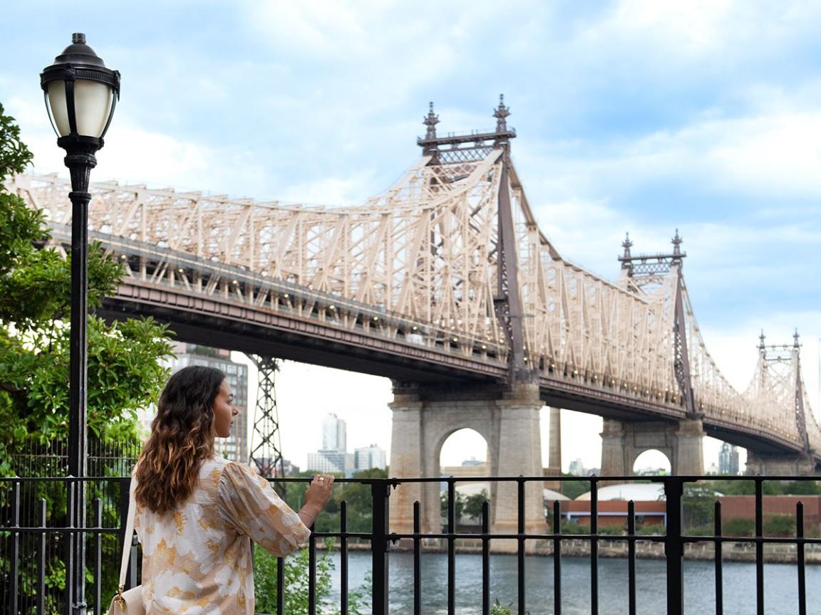 Sutton Tower | Neighborhood