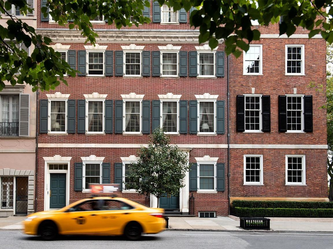 Sutton Tower | Neighborhood